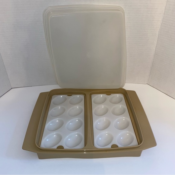 Tupperware | Kitchen | Vintage Tupperware Deviled Egg Taker Keeper 2 ...